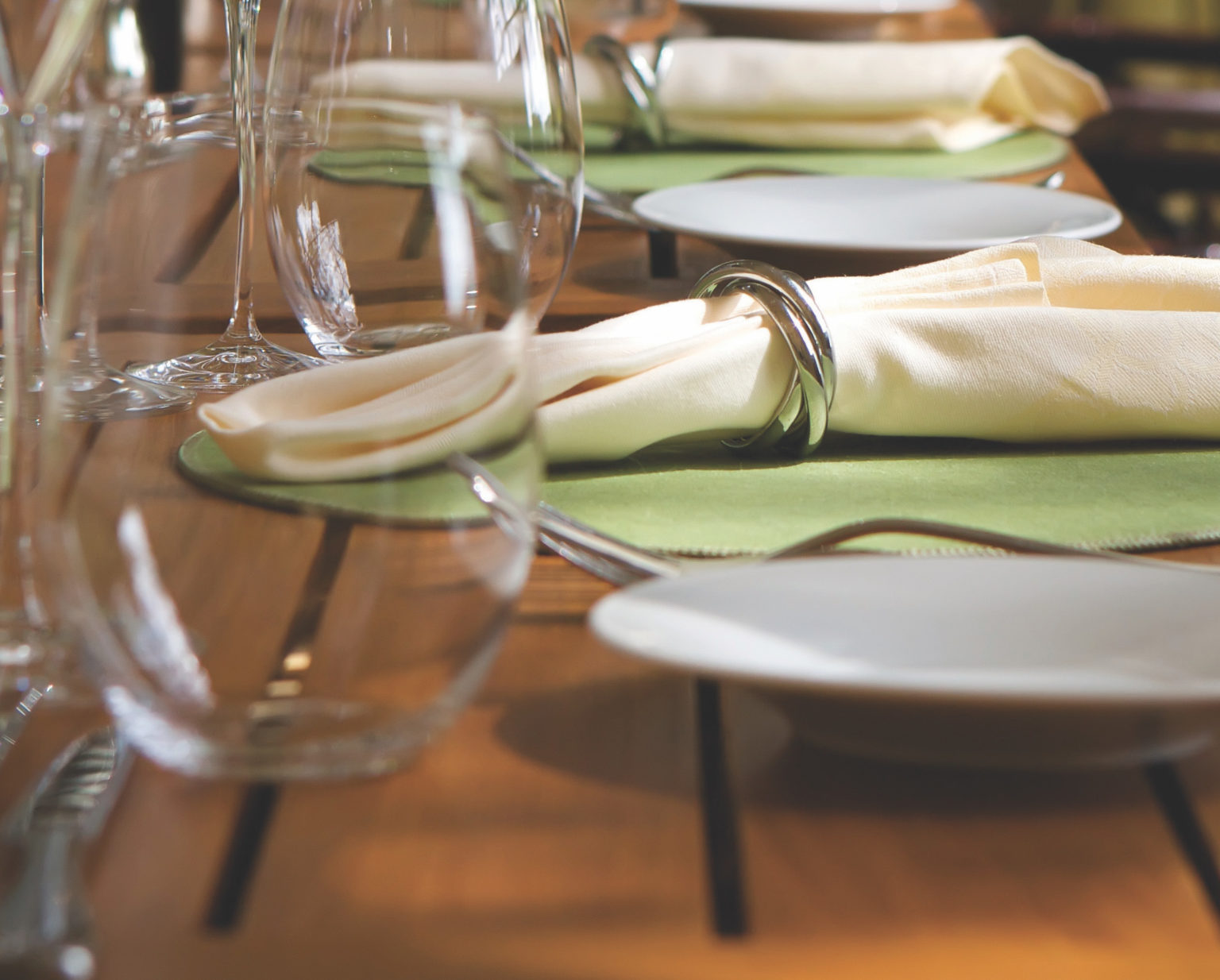 Restaurant Linen Management | General Linen + Uniform Service